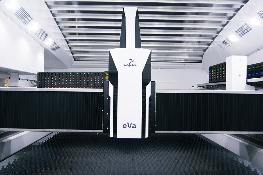 EAGLE prezentuje laser Fiber o mocy 12 kW w akcji | MM Magazyn Przemysłowy
