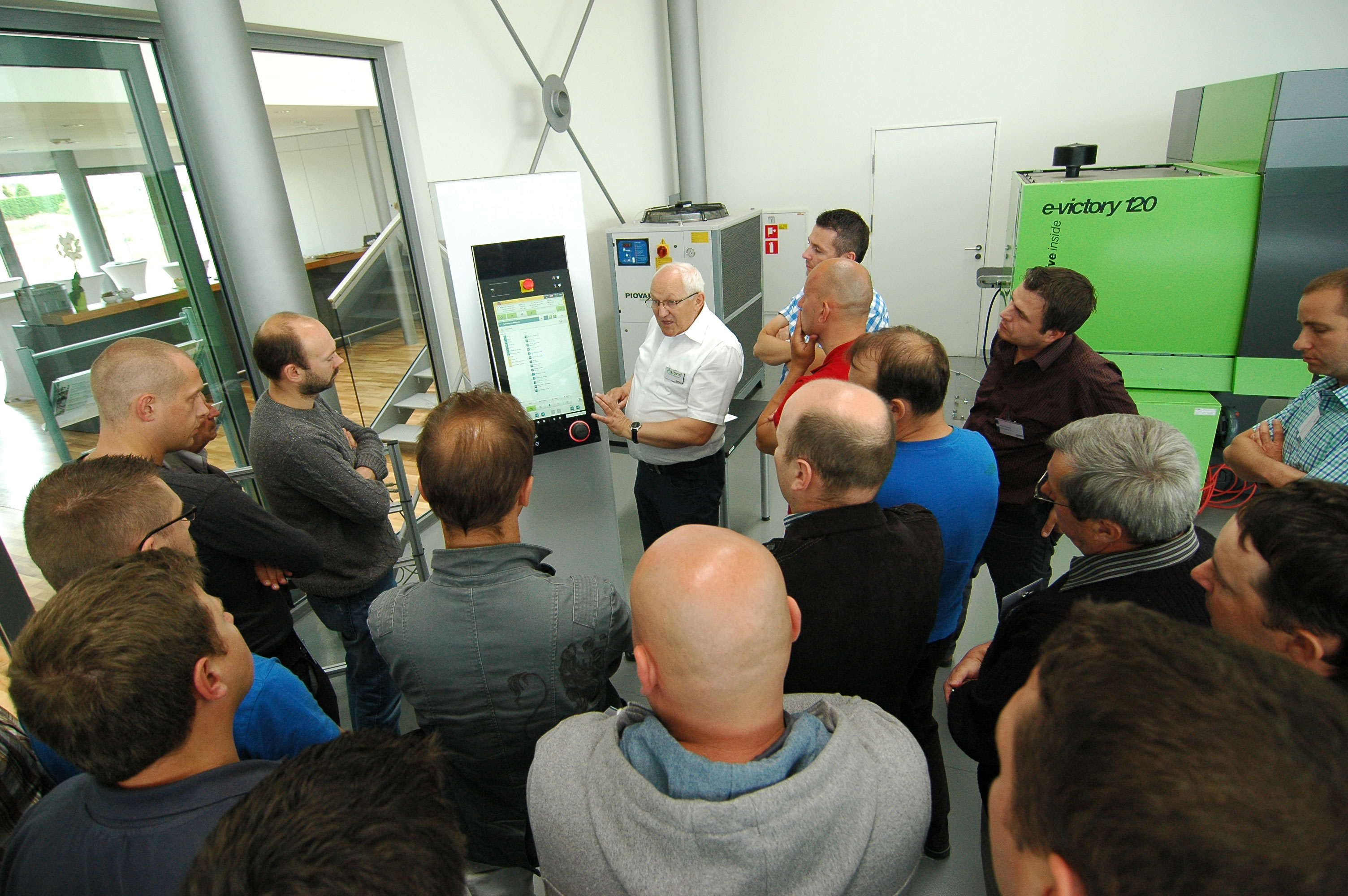 Nowe sterowanie Engel CC300 | MM Magazyn Przemysłowy