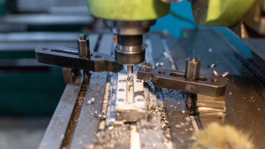 Frezowanie rowków – różne techniki i frezy rowkujące | MM Magazyn ...